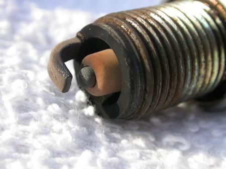 Video: How to Properly Gap Your Spark Plugs - OnAllCylinders