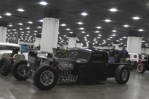 Photo Gallery: Rat Infestation at the 2016 Detroit Autorama ...