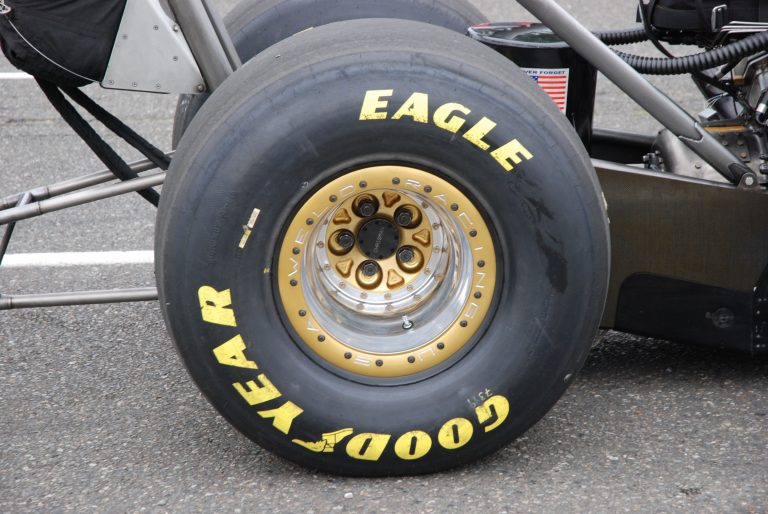 A Guide to Tire Tubes, Tire Screws, and Beadlocks (and What's Right for ...