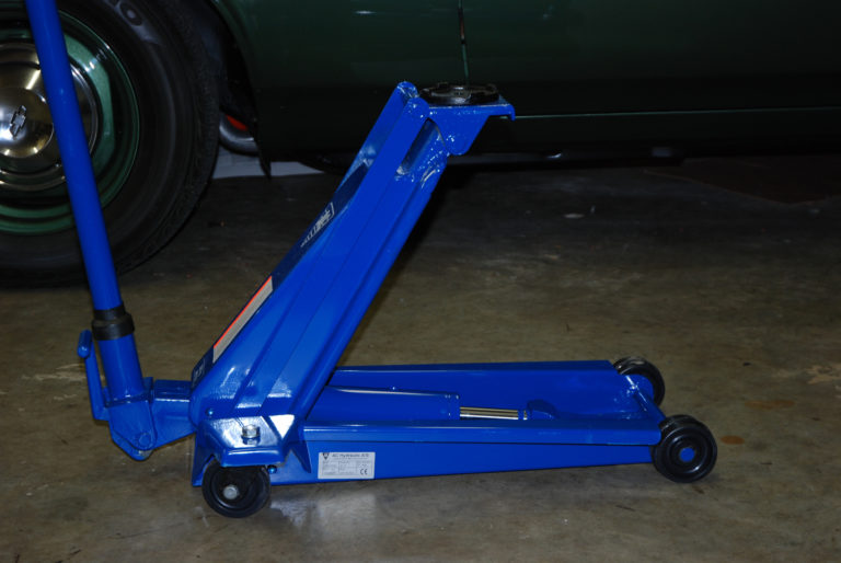 Tool Time: What to Look for When Shopping for a Floor Jack
