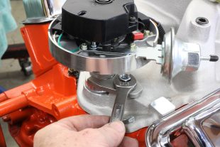 How to Install a Distributor and Set Initial Timing