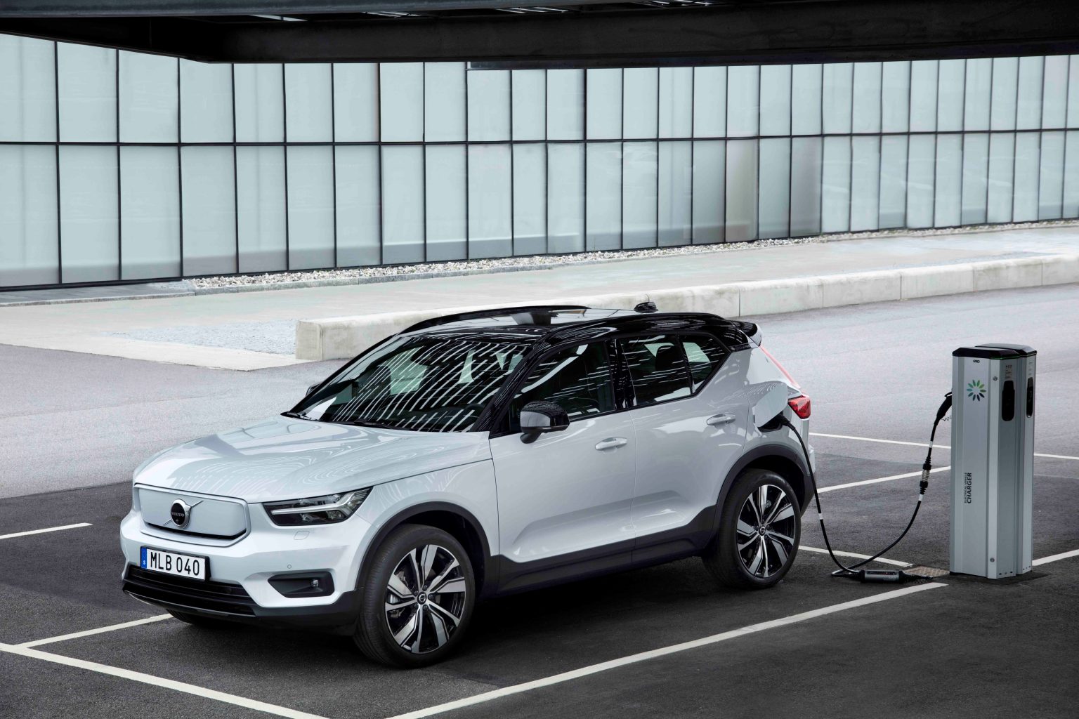 Volvo Reveals Plans to Have All-Electric Vehicle Lineup by 2030
