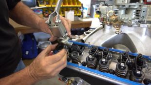 Video: Tips to Removing Valve Springs While the Cylinder Heads are ...
