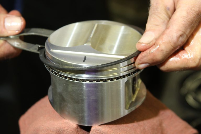 Guide to Diagnosing Common Engine Noises