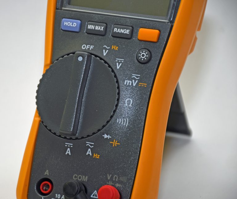 How to Choose & Use a Multimeter for Troubleshooting Automotive ...
