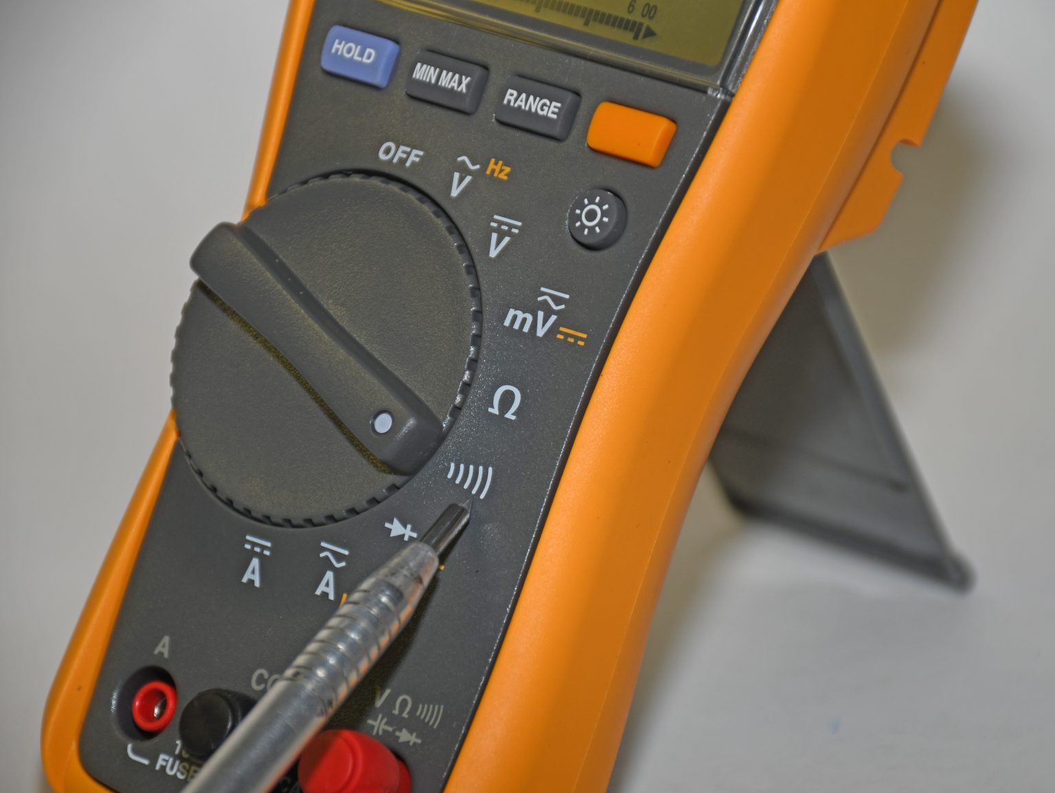 How to Choose & Use a Multimeter for Troubleshooting Automotive ...