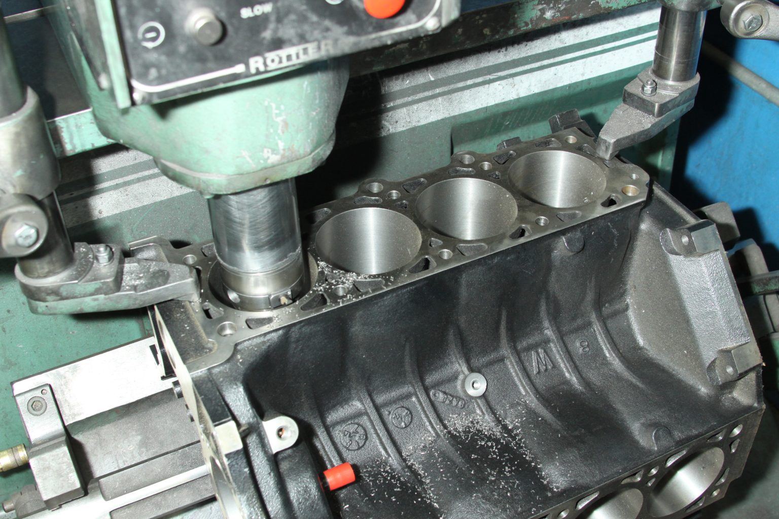 Twisted Wedge Modular Makeover! Building a 500+ HP 5.3L Ford Mod Motor ...