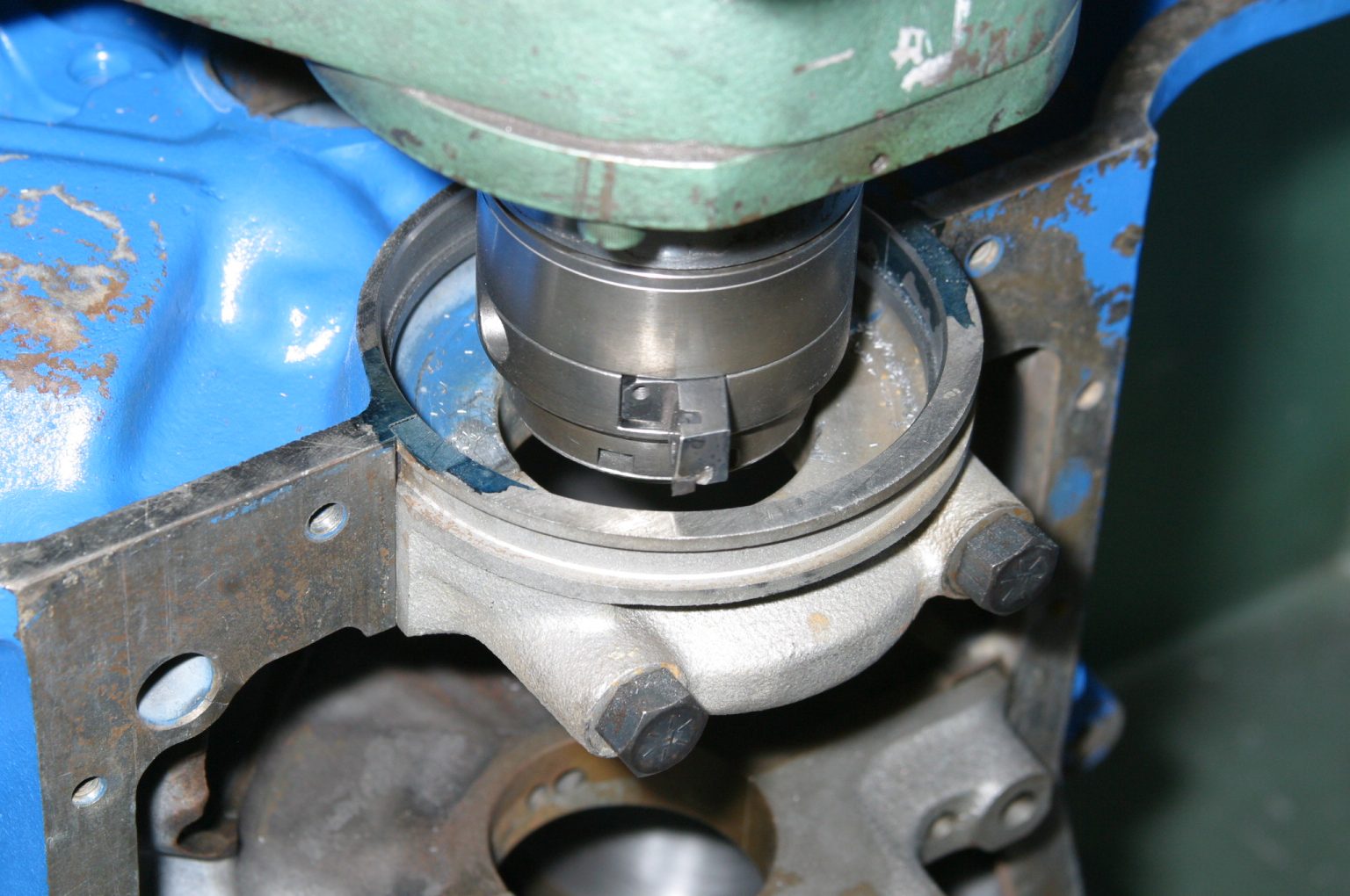 Facts & Myths: Things You Need to Know About the Ford Small Block V8