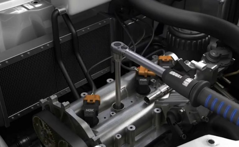 Video: Tips (& Torque) for Proper Spark Plug Installation