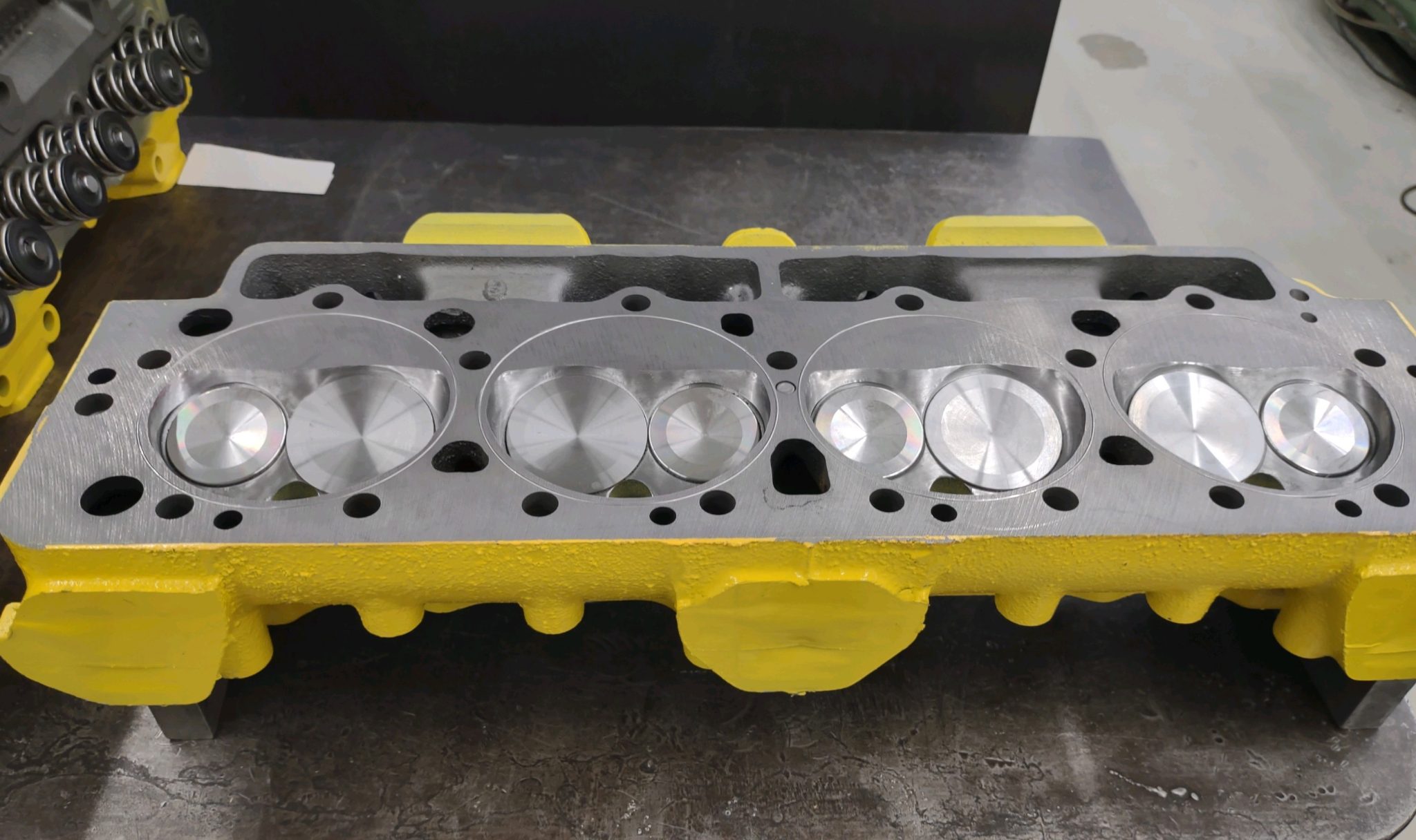 Building a Nitro-Blown Cadillac 390 V8 for a Vintage Dragster Inspired by Pancho González