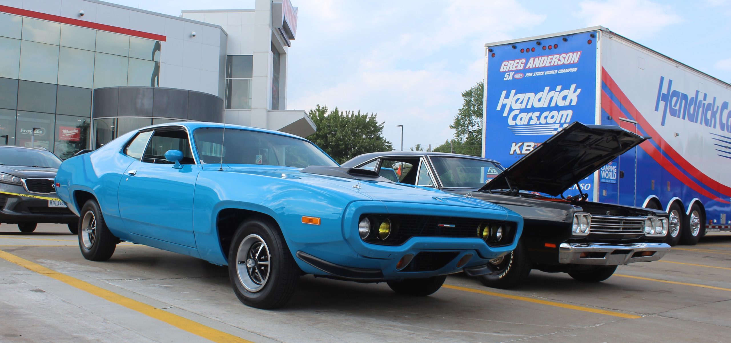 Photo Gallery: Team Summit NHRA Meet & Greet Cruise-In at Summit Racing ...
