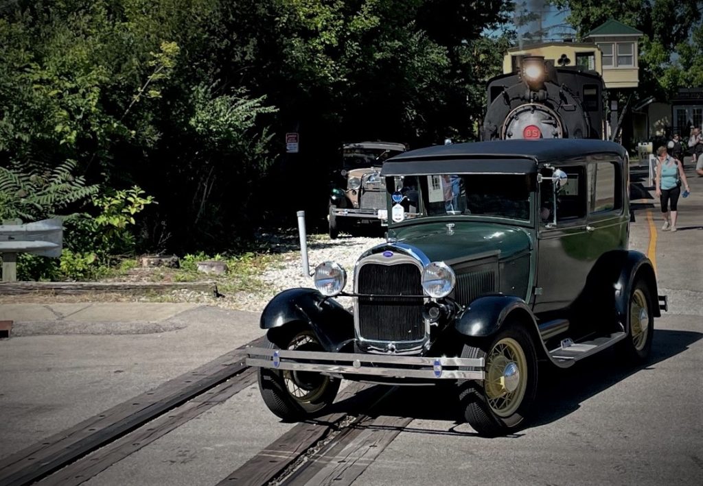 A Steam Locomotive & Vintage Fords Gather in Southwest Ohio (Learn Some ...