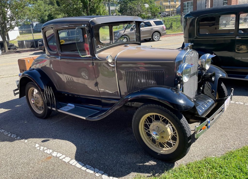 A Steam Locomotive & Vintage Fords Gather in Southwest Ohio (Learn Some ...