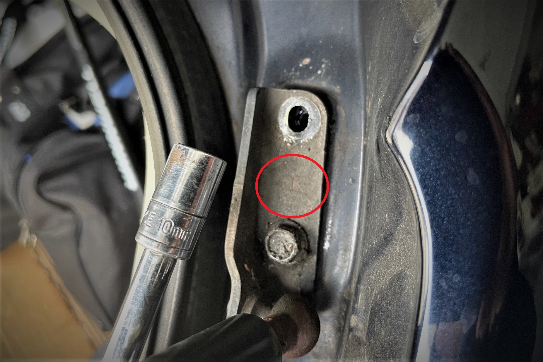 Replacing Your Tailgate or Hatch Lift Supports is an Easy Way to Avoid ...