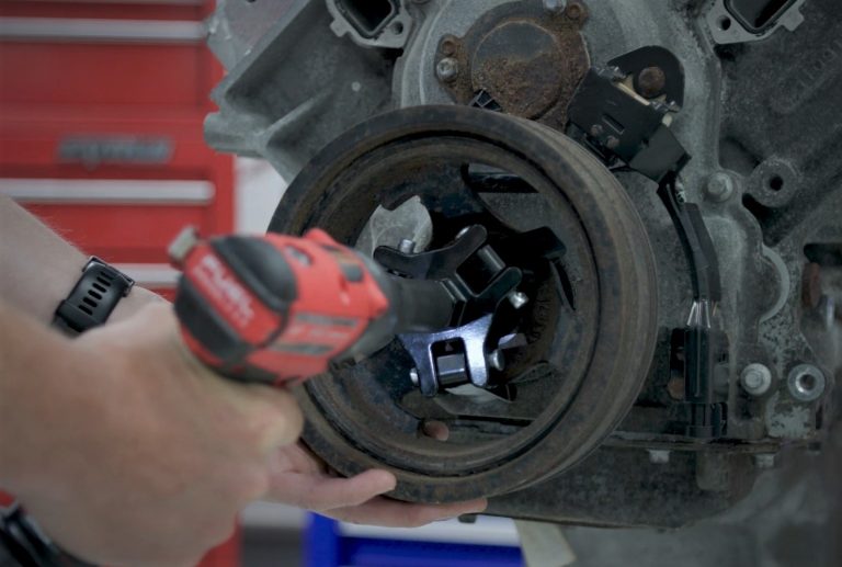 Video: Tips & Tricks to Properly Remove & Replace a Harmonic Balancer ...