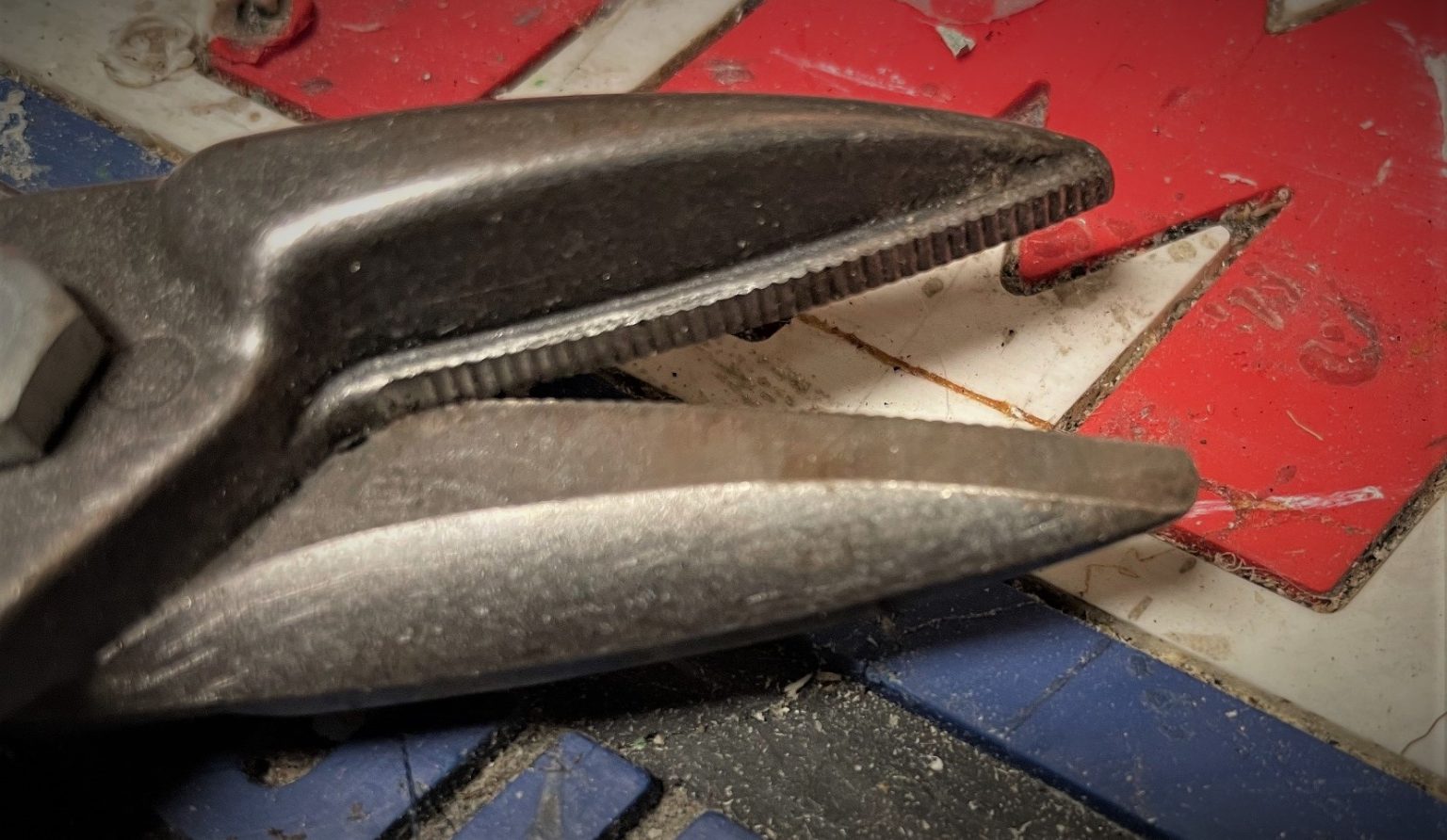 Buyer's Guide: How to Pick the Best Tin Snips for Your Metalworking ...