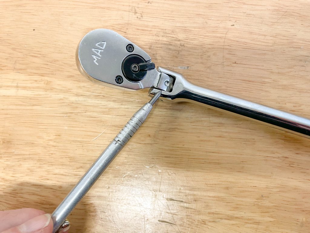 Righty-Tighty, Lefty-Loosey: A Quick Guide to Ratchets