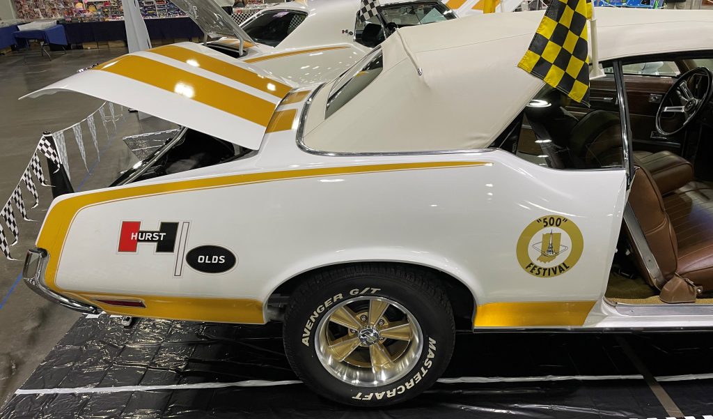 For 1972, Hurst/Olds Indy 500 Pace Car Replicas Came in a Coupe or ...