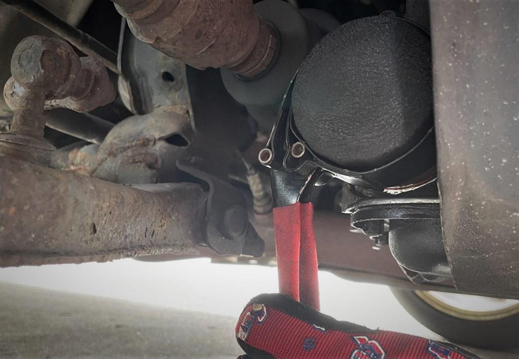 A Good Oil Filter Wrench Can Be Your First Step to Easy DIY Oil Changes