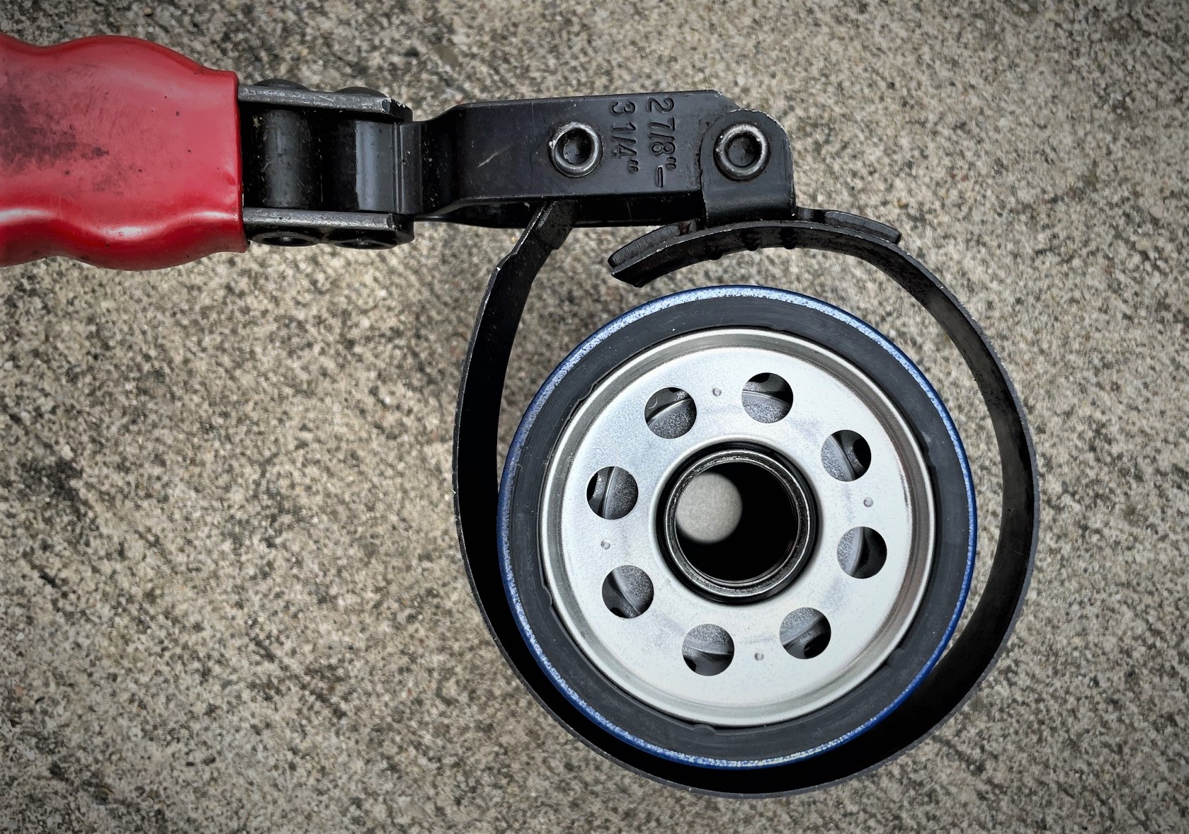 A Good Oil Filter Wrench Can Be Your First Step to Easy DIY Oil Changes