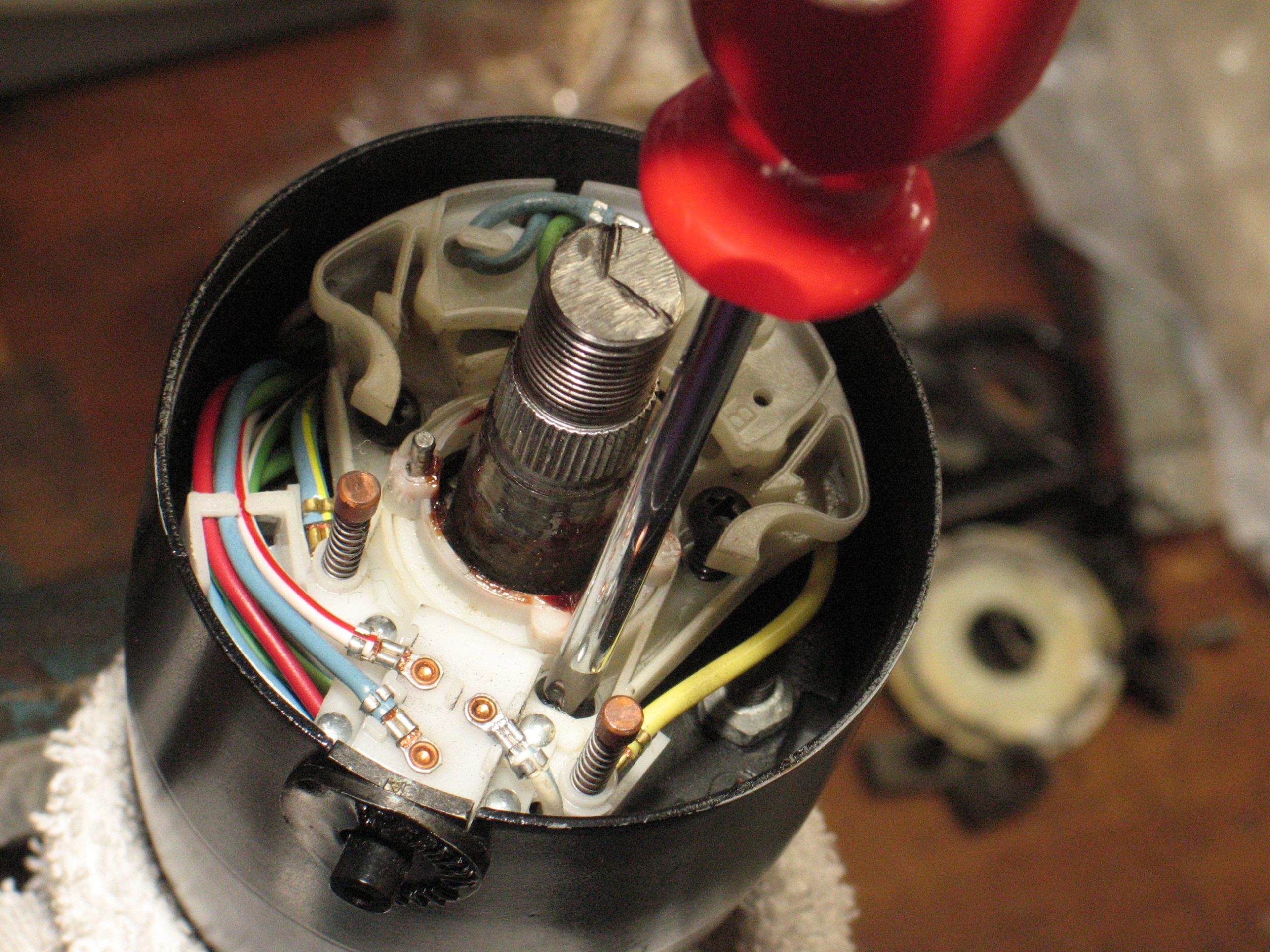 Tilting at Steering Wheels: Installing an ididit Retrofit Tilt Steering ...