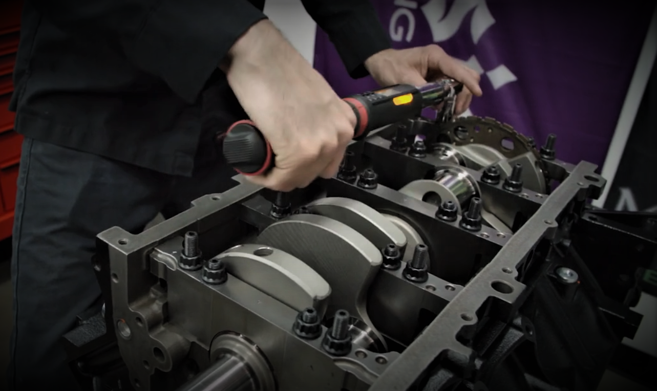 Video: How to Correctly Install a Crankshaft Into an LS Engine