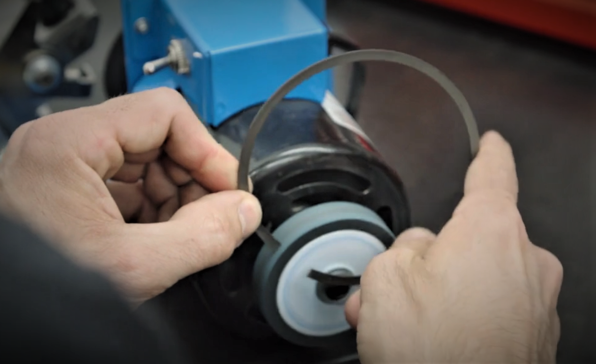 Video: How to Install Piston Rings on an LS Piston