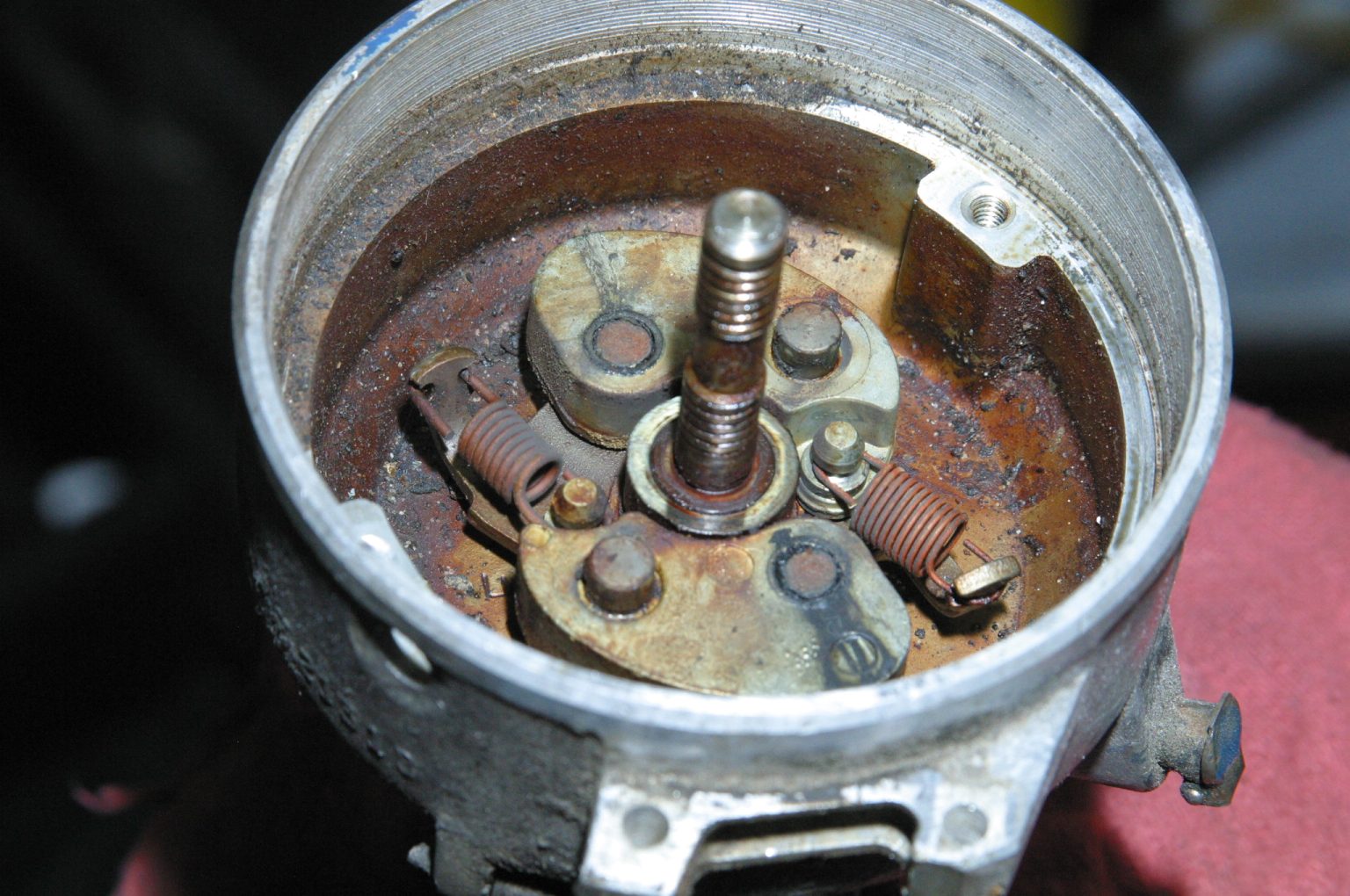 Rebuild and Recurve: New Life for Classic Ford Points Distributors