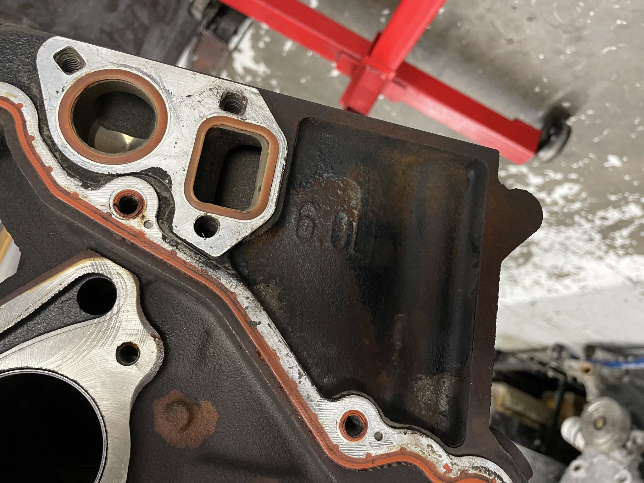 6.0L LS Truck Engine Tech: A Truck vs. TrailBlazer SS (TBSS) Intake ...