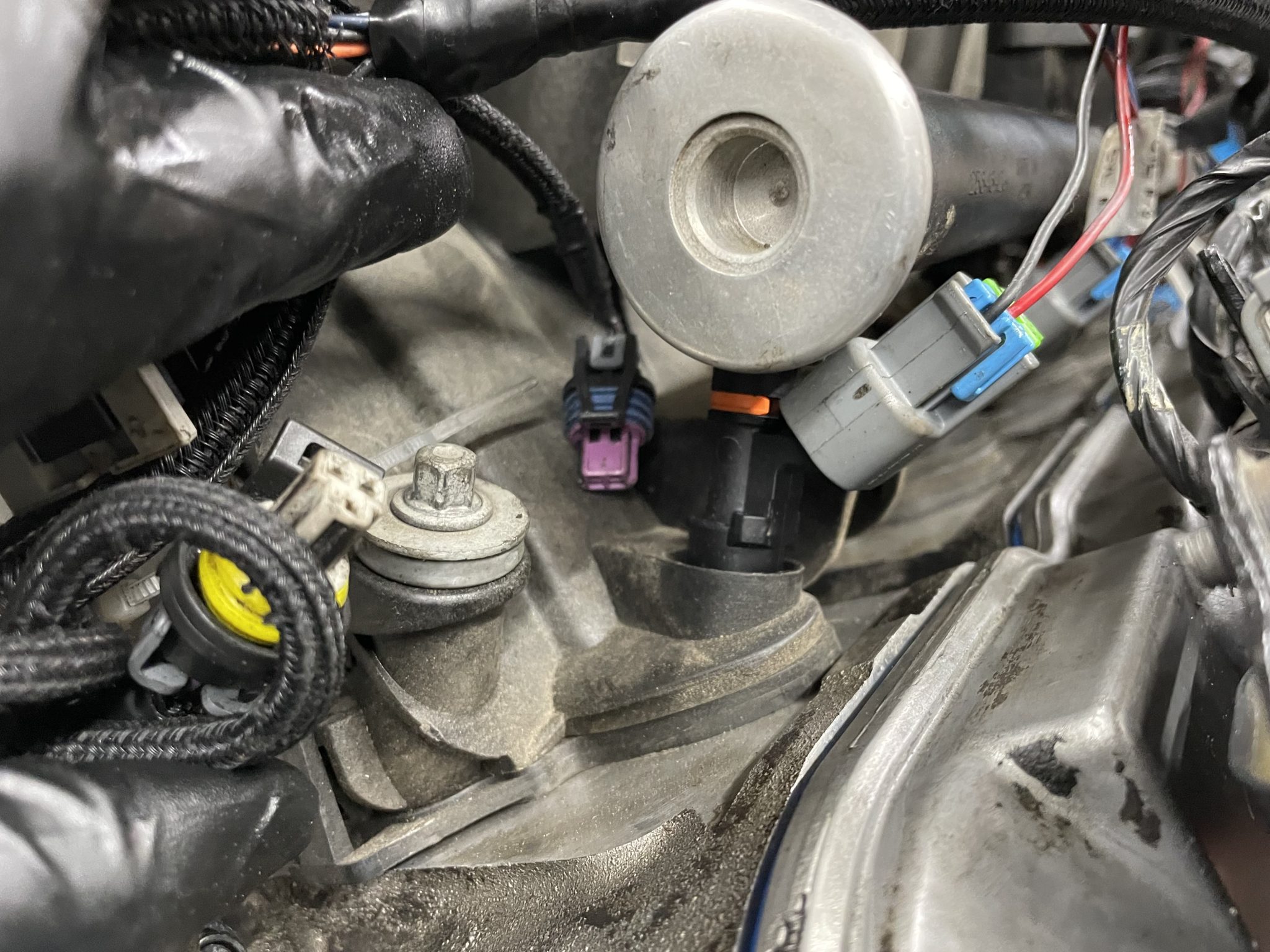 6.0L LS Truck Engine Tech: A Truck vs. TrailBlazer SS (TBSS) Intake ...