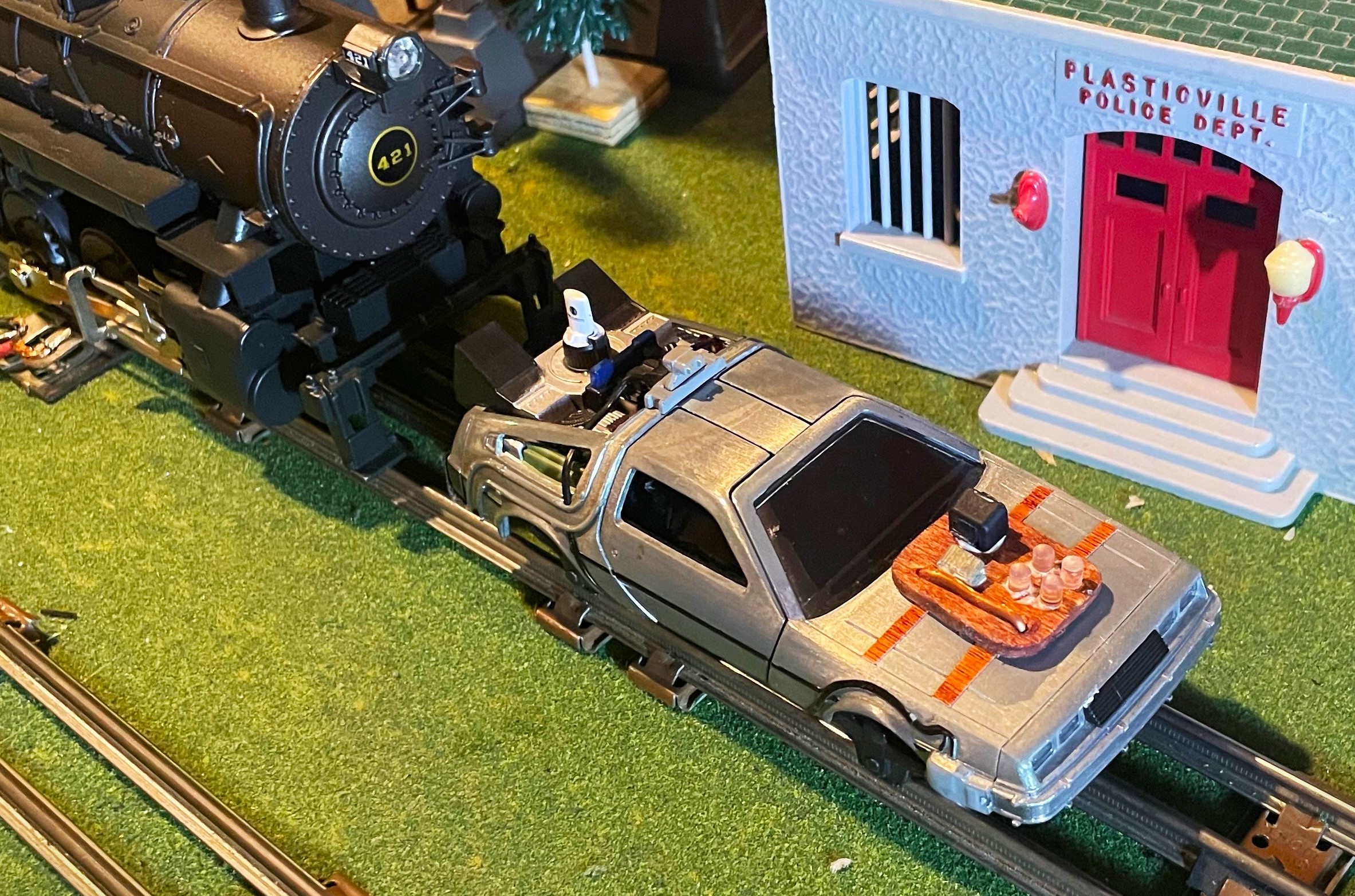 How to Convert a 1:32 Diecast DeLorean Time Machine to Fit on Standard ...