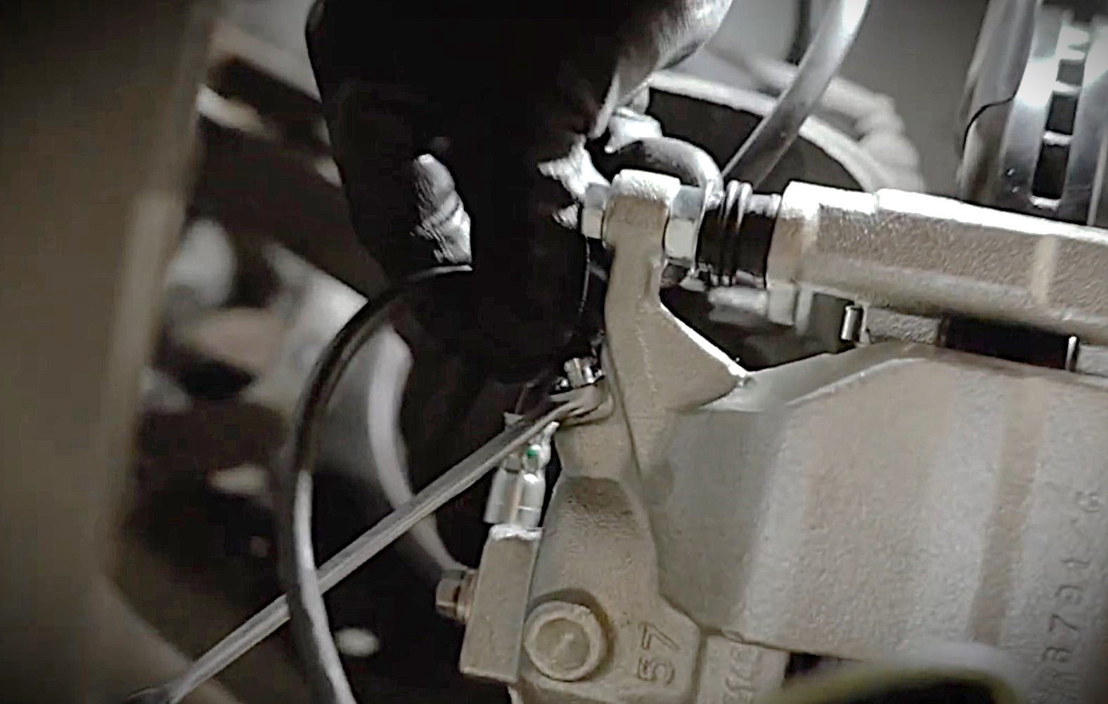 Video: Brake Bleeding 101, How to Bleed Your Brakes